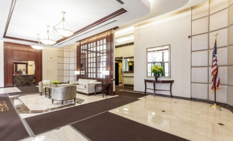 Claridge House – Metropolis Apartments